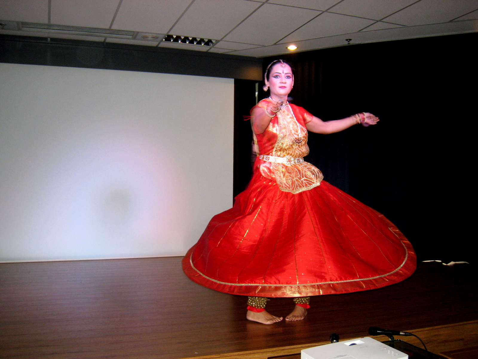 Keats The Sunshine Girl: Khatak Dance