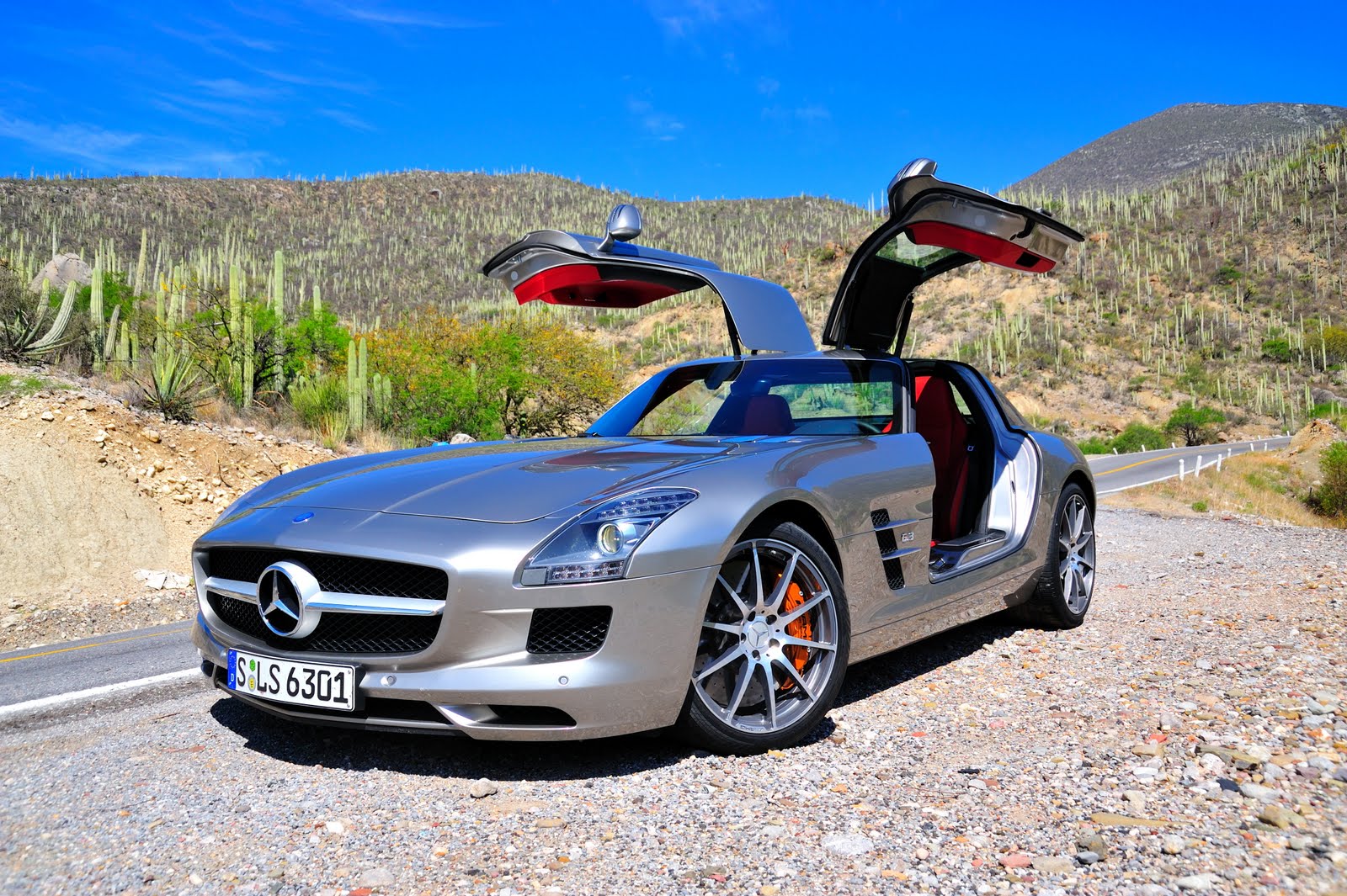 Wander's Behind the Wheel: Cornering King - Mercedes-Benz SLS AMG