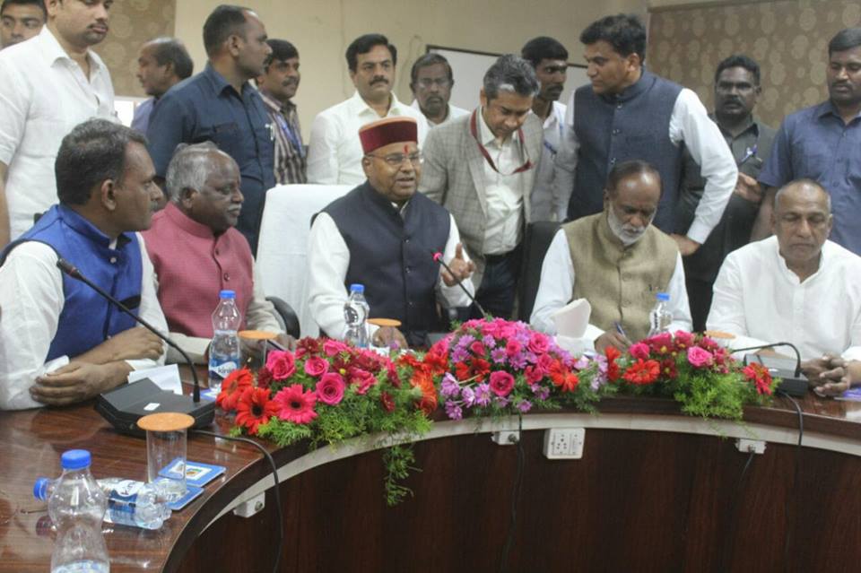 VIKALANGULA PILUPU: Press meet with central minister sri thavar Chand ...