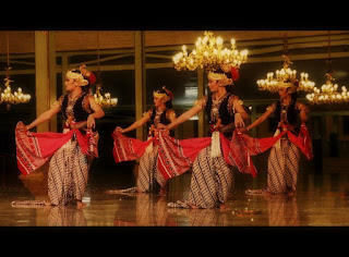 Tari Serimpi-Yogyakarta ~ Tari di Indonesia