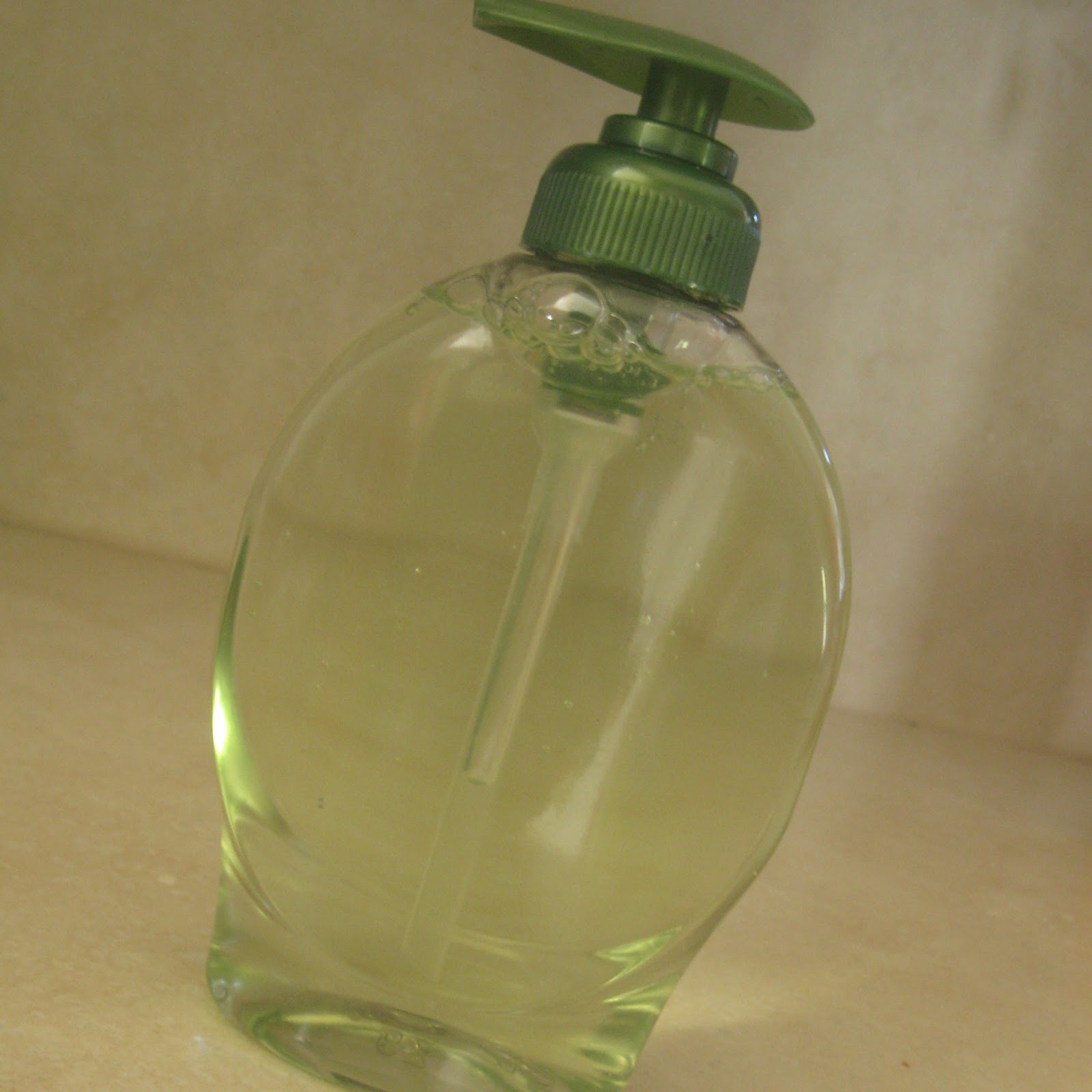 * My Li'l Pumpkin Patch *: Summer Soap Dispenser {Tutorial}