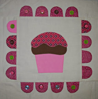 Curlicue Creations: A Cupcake of a Block