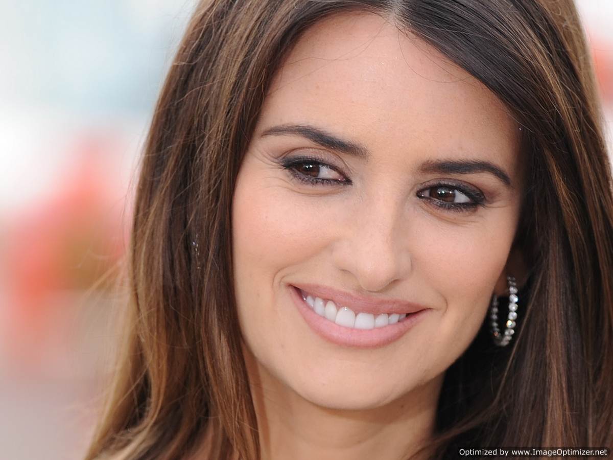 Penelope Cruz Biography and Photos | Global Celebrities Blog
