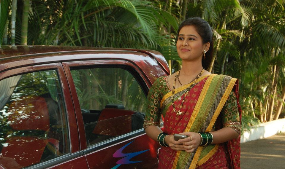 Marathi Unlimited : Mrunal Dusanais