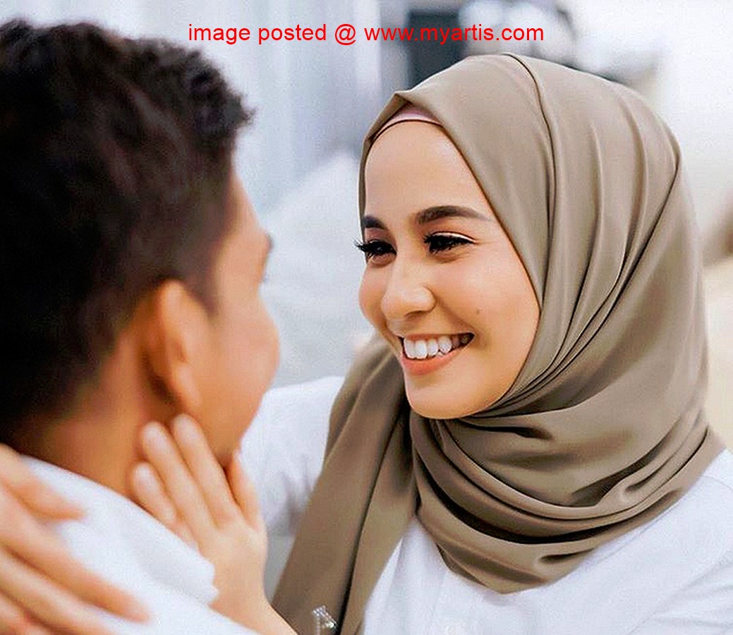 MYARTIS.COM | MYARTIS | MY | ARTIS: BAKAL TUNAI UMRAH BERSAMA SUAMI - BELLA DALLY MOHON MAAF
