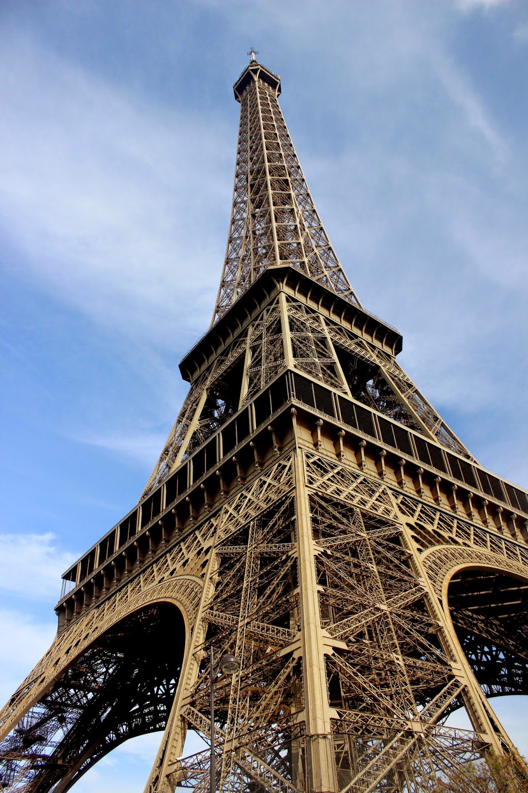 MFL Tomlinscote: French Exchange - day in school and a visit to Paris