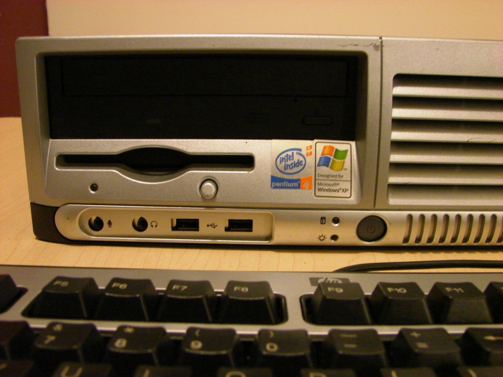 COSAS EN VENTA: PC HP/Compaq dc 7600