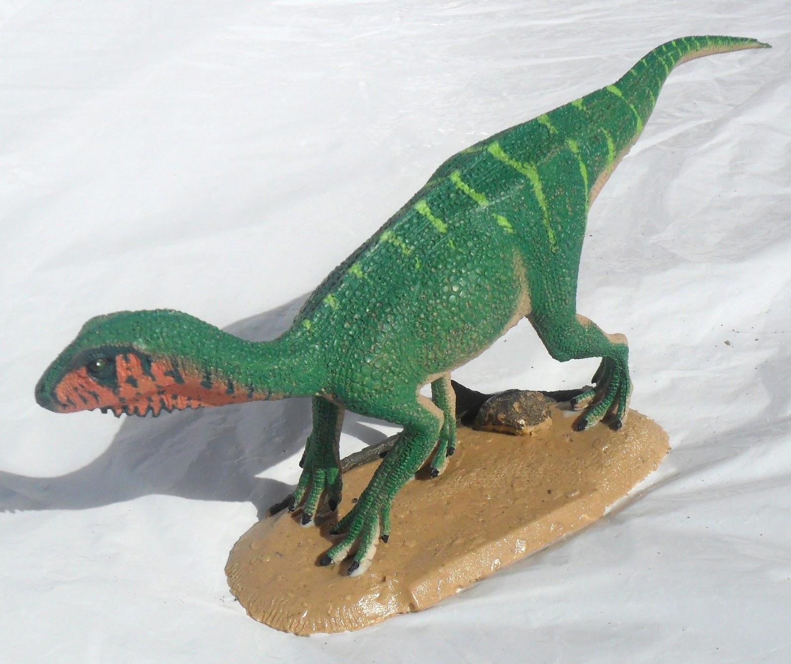 IluzerArt"s - Dinossauros em Resina: Sacisaurus agudoensis