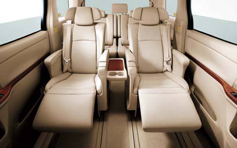 So, What's Inside a Toyota Alphard? [Photos] ~ Cheftonio's Blog
