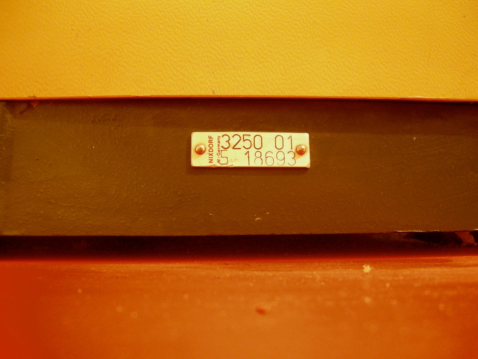 Entrex 480 Data/Scope: Nixdorf - Branded Entrex Data/Scope Terminal