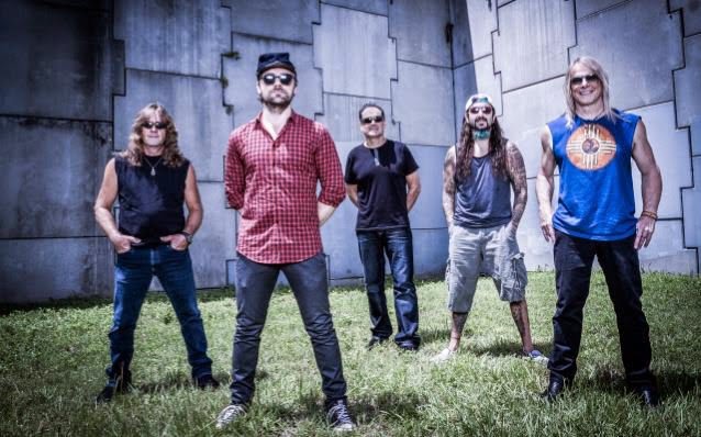 FLYING COLORS - Trailer del bonus DVD - MyDistortions.it