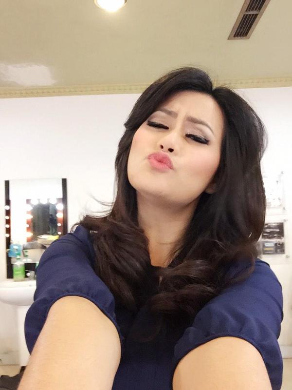 Bio Artis: Biodata Presenter Cantik Widya Saputra