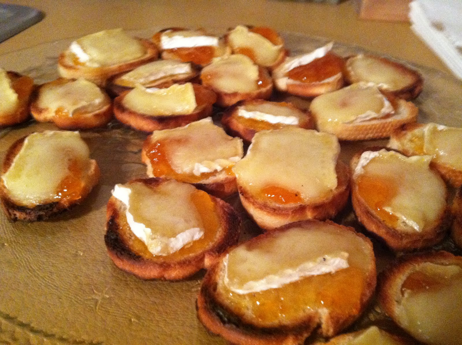 Eat it & say Yum!: Brie Baguette Bites