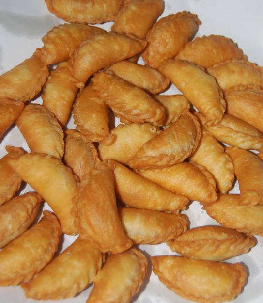 Love Kelantan: Karipap Mini Serunding Ikan