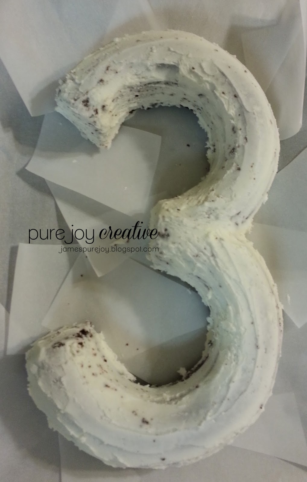 Trendy TreeHouse: Number 3 shaped cake tutorial