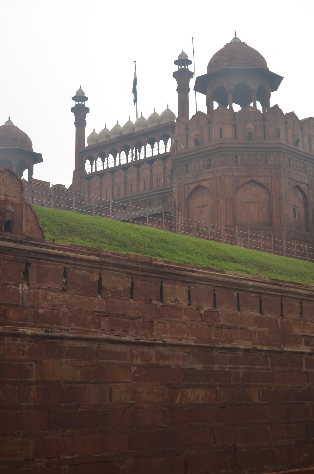 Raj Ghat, Red Fort and Chor Bazaar! | Raveesh Kumar