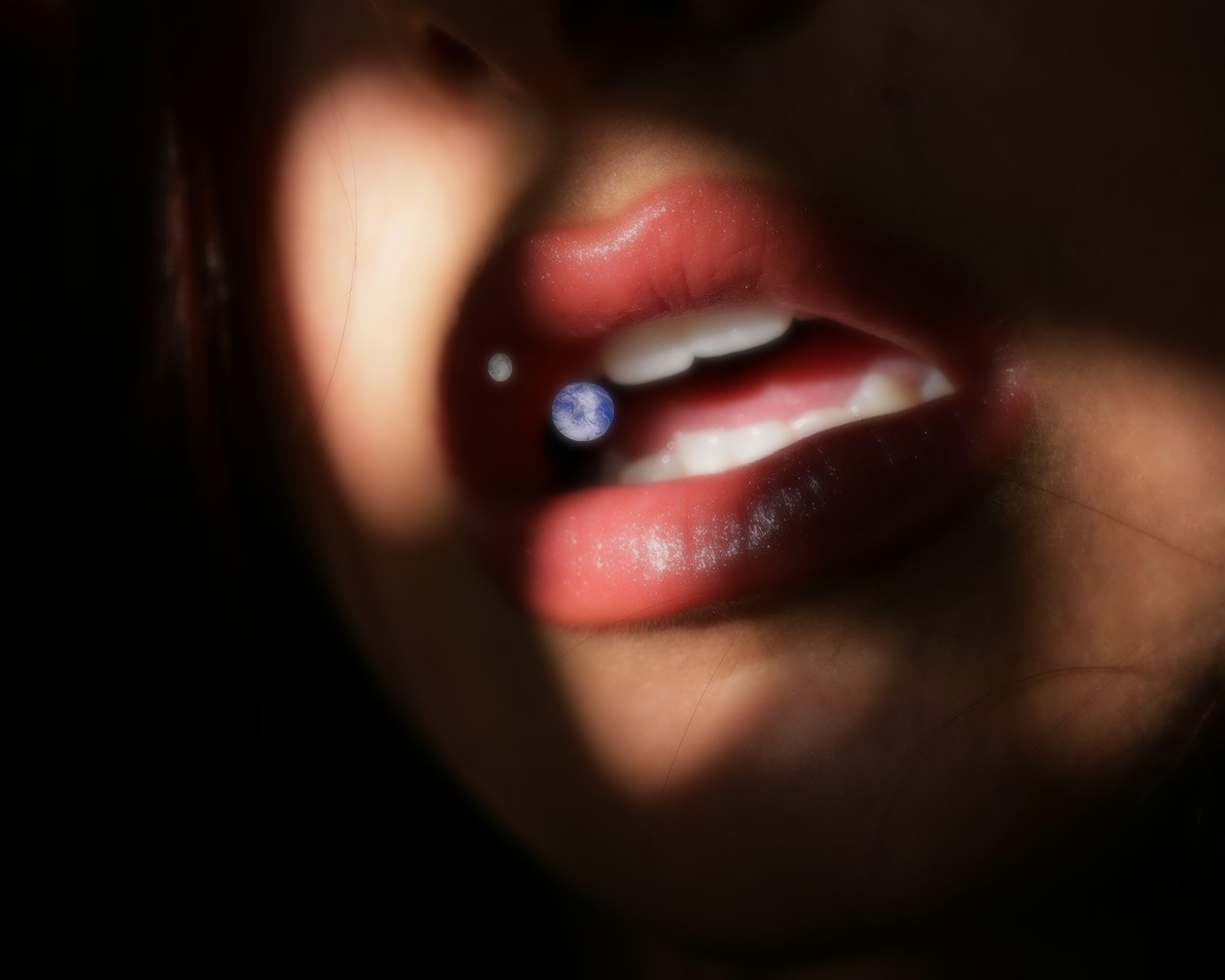 Open Lips and Teets Face Close Up HD Wallpaper