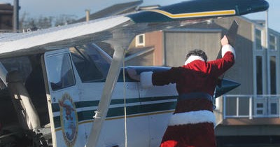 Kathryn's Report: Seaplane Adventures: Santa makes a landing in Marin ...