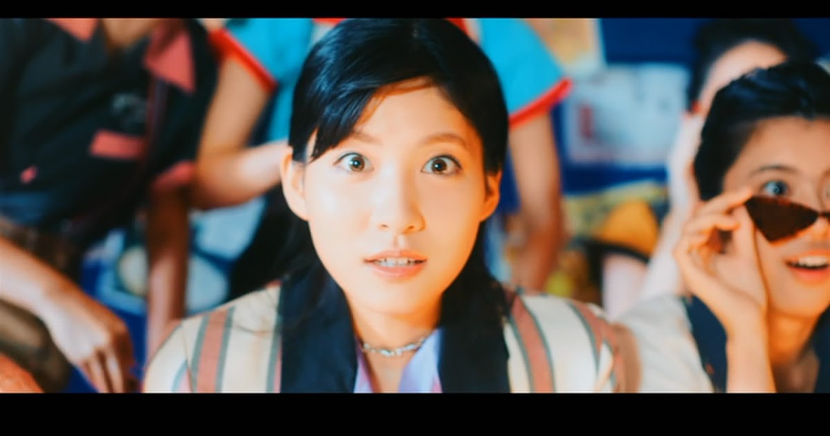 MV AKB48 - Tomodachi ja nai ka? (友達じゃないか?) - Hashiruka48