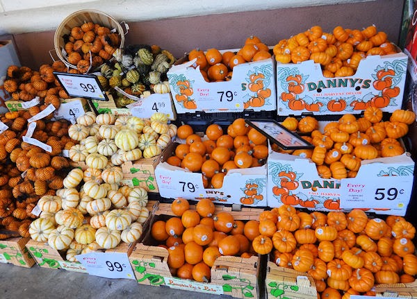 Left Field Wander: Fall Produce Displays