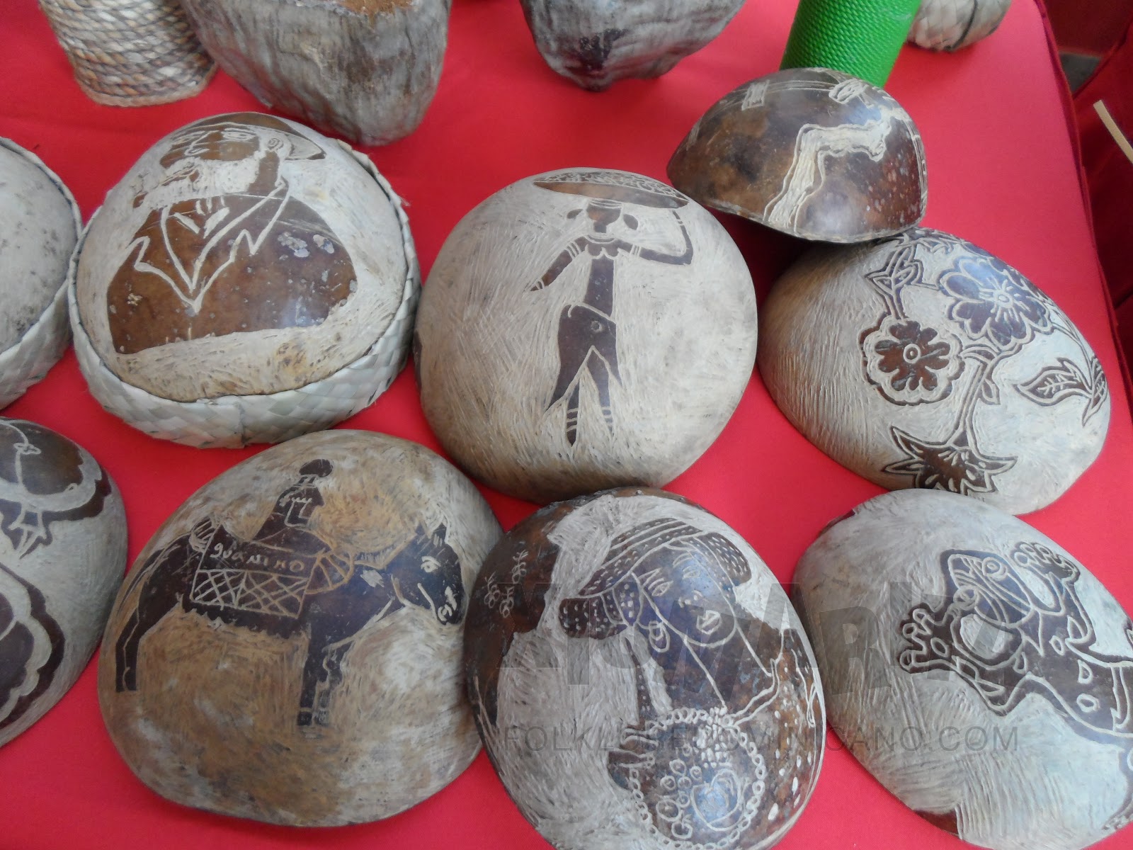 Un chenchén con pollo en higüera - Folklore dominicano