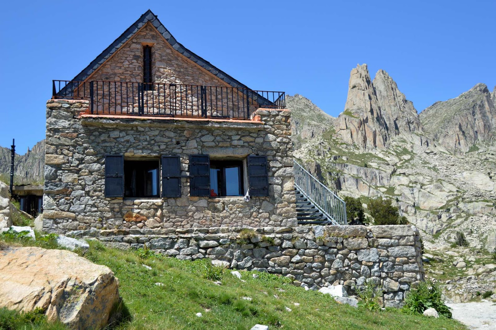 Refugi Estany Llong - Portarró d'Espot - Refugi d'Amitges - El BuscaRacons