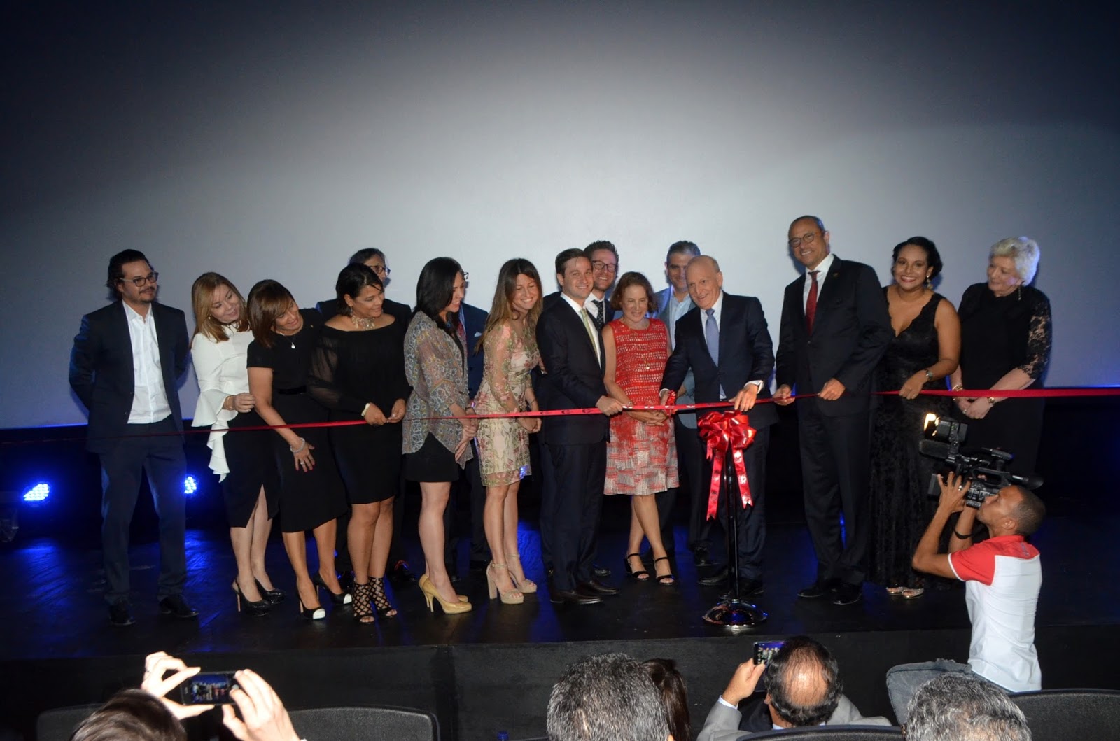 Cine Conexión: Caribbean Cinemas en Downtown Center abre sus puertas ...