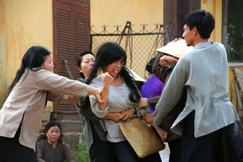 Model Vietnam , Elly Tran Dibelasah kerana Mencuri (10 Photos) - Asia ...