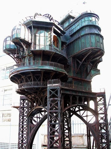 Interesting Shots: Jules Verne House