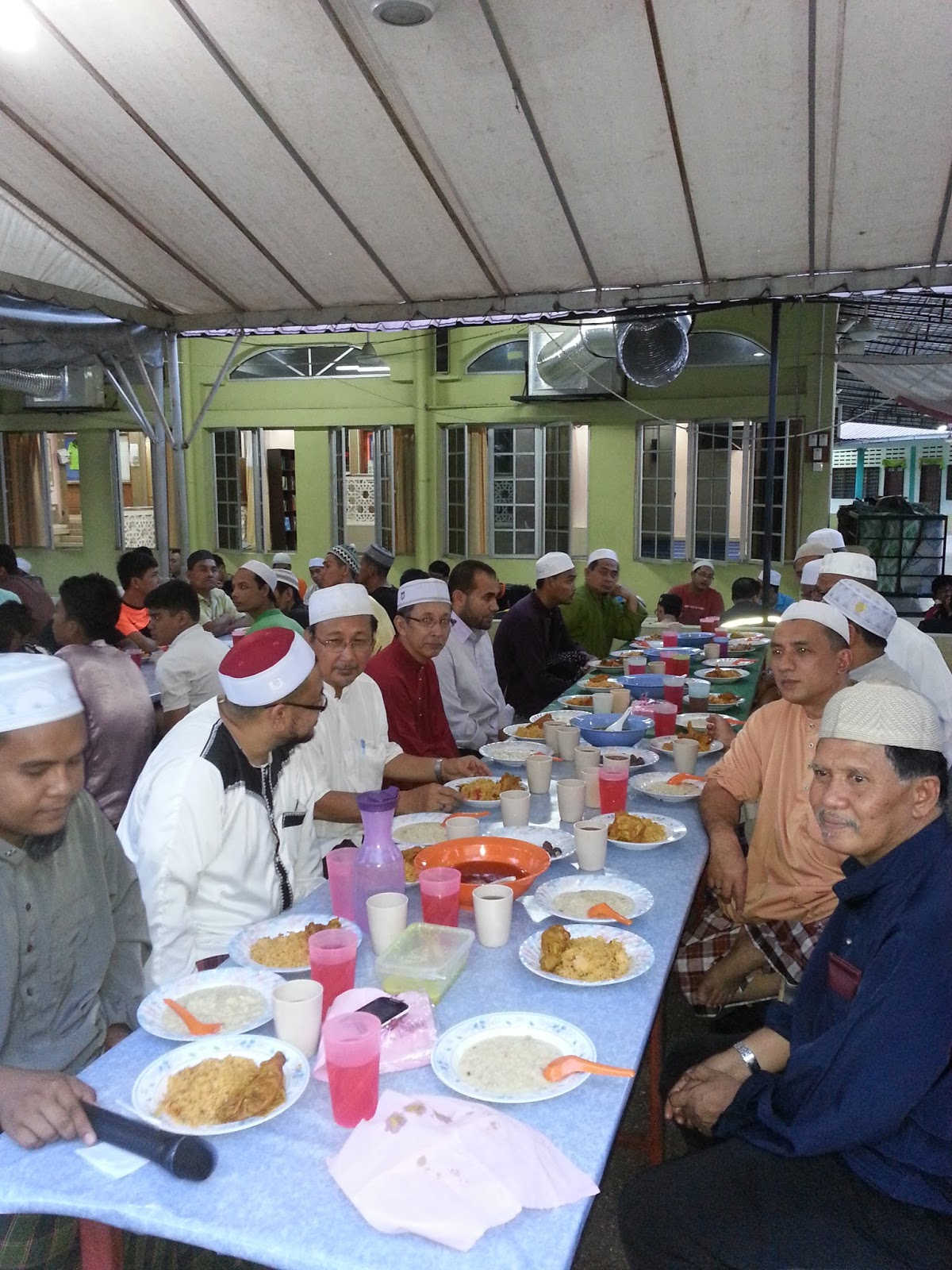 MASJID AL-AZHARIAH: Aktiviti Masjid - IFTAR RAMADHAN 1434H