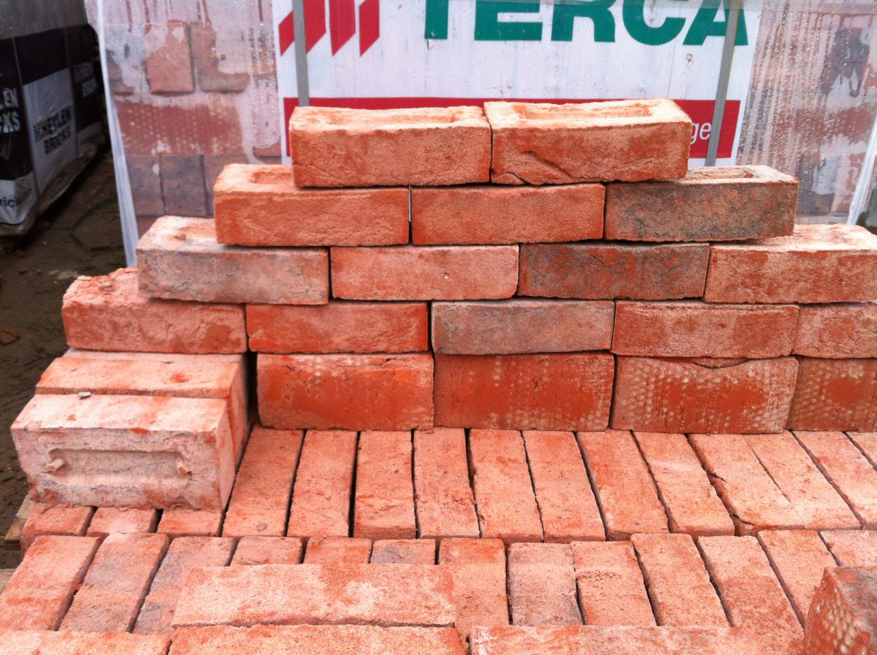 Brick mood board - what to choose for the back garden wall?