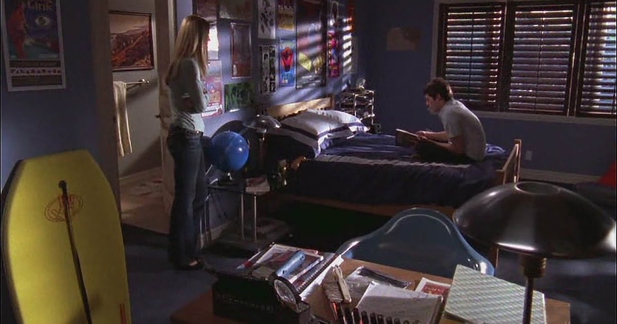 Everything The O.C. : Rare Glimpses: Seth Cohens Bathroom!?