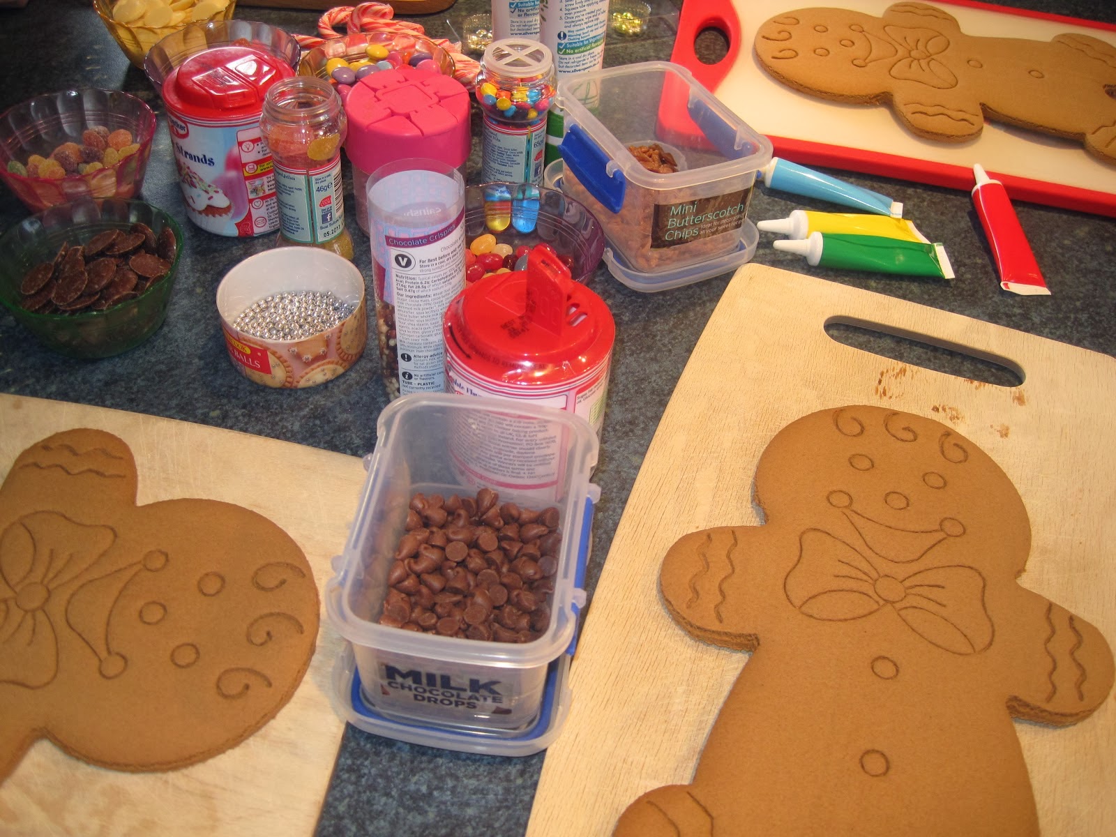 Gingerbread Houses for Christmas | Foodie Quine - Edible Scottish ...