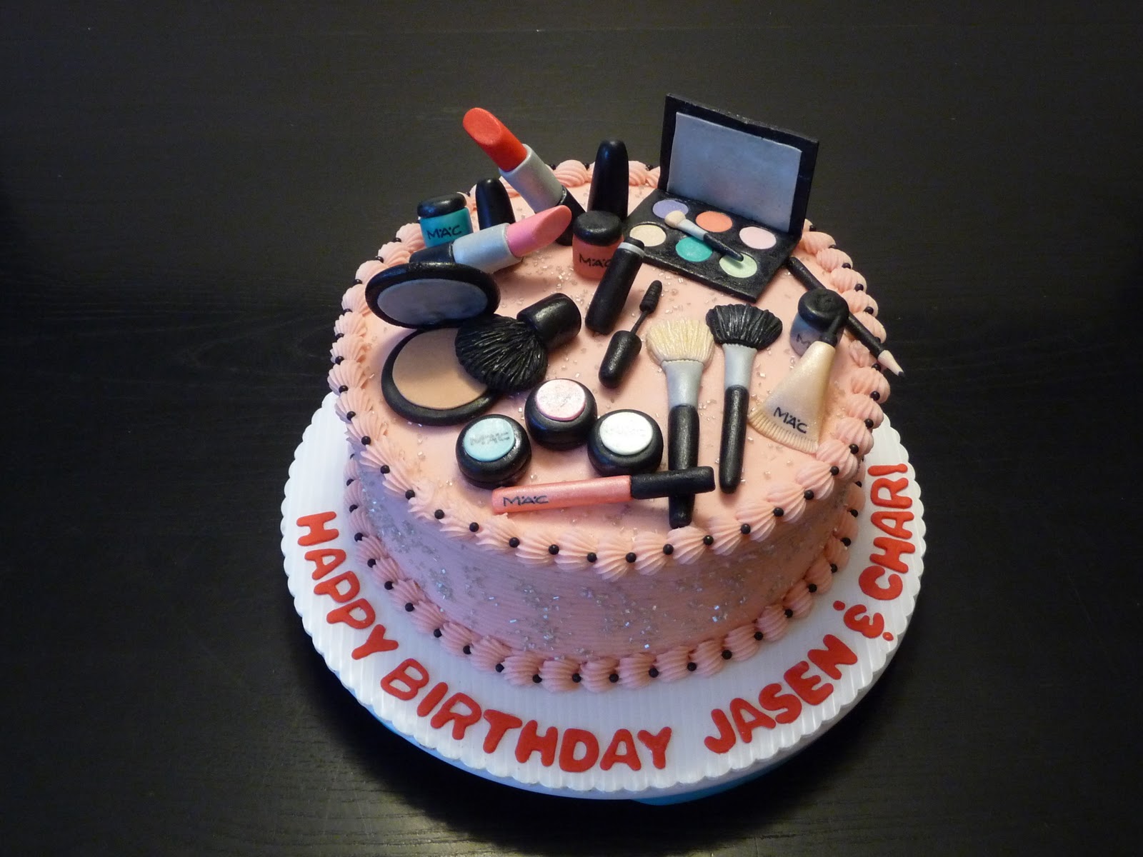 CLASSIC CAKES: MAC MAKEUP Cake