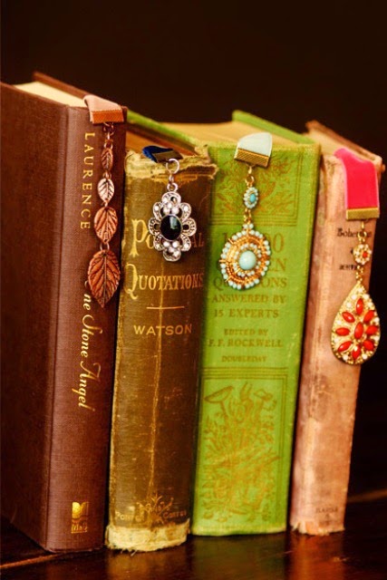 The Lone Book Club: 5 Unique DIY Bookmarks