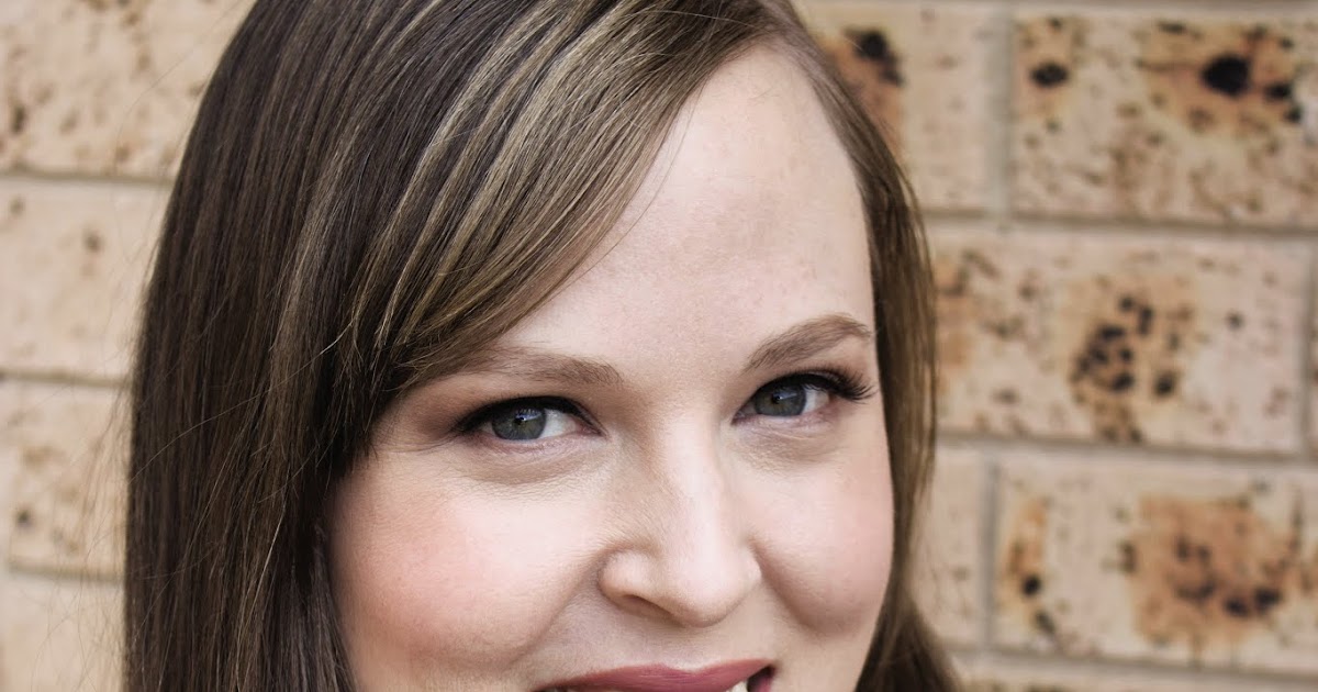 Chick Lit Central: Sally Thorne is 100 percent fun...plus a book giveaway