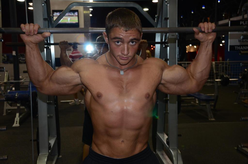 the beauty of male muscle: Brad