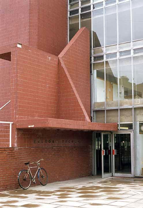 Facultad de Historia de Cambridge | James Stirling | Biblioteca ...