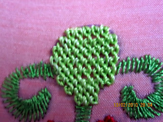 Sadala's Embroidery: Knotted broken Chain Stitch