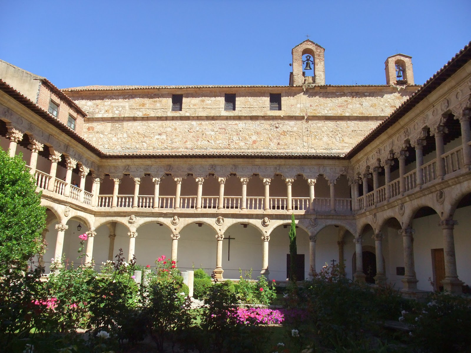 Buscando Montsalvatge: SALAMANCA. Convento dominico de Las Dueñas