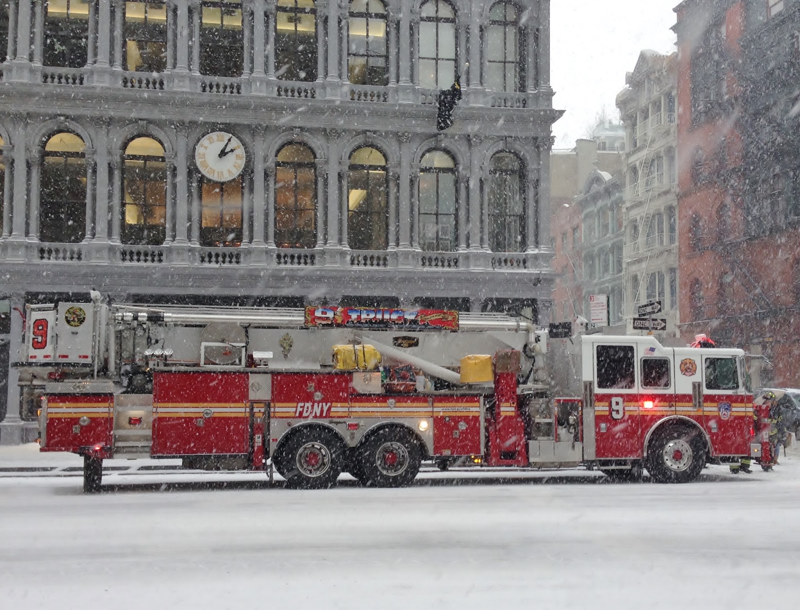 JaJo's Photo Blog: Snow Fire Truck