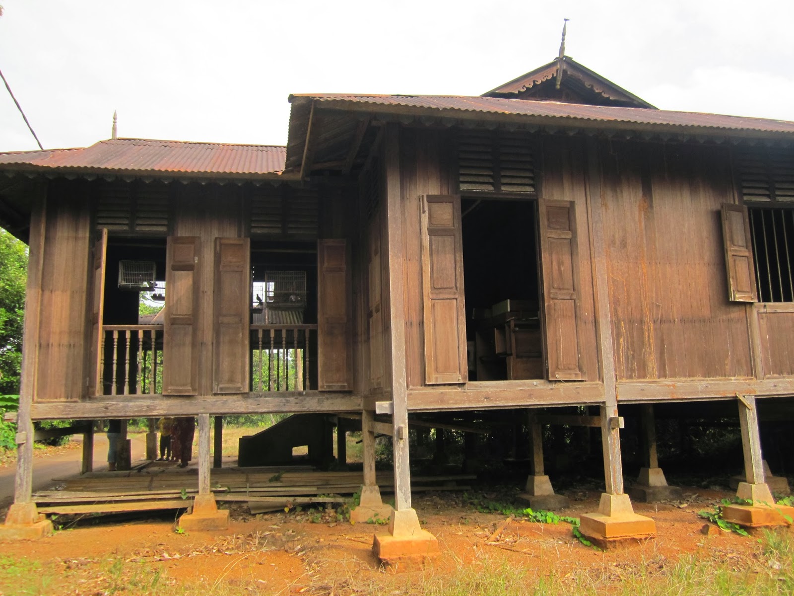 Sekadar Coretan..................: Kenangan Rumah Usang