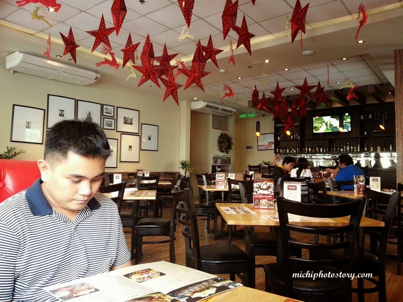 Michi Photostory: Lunch at Tony Roma's