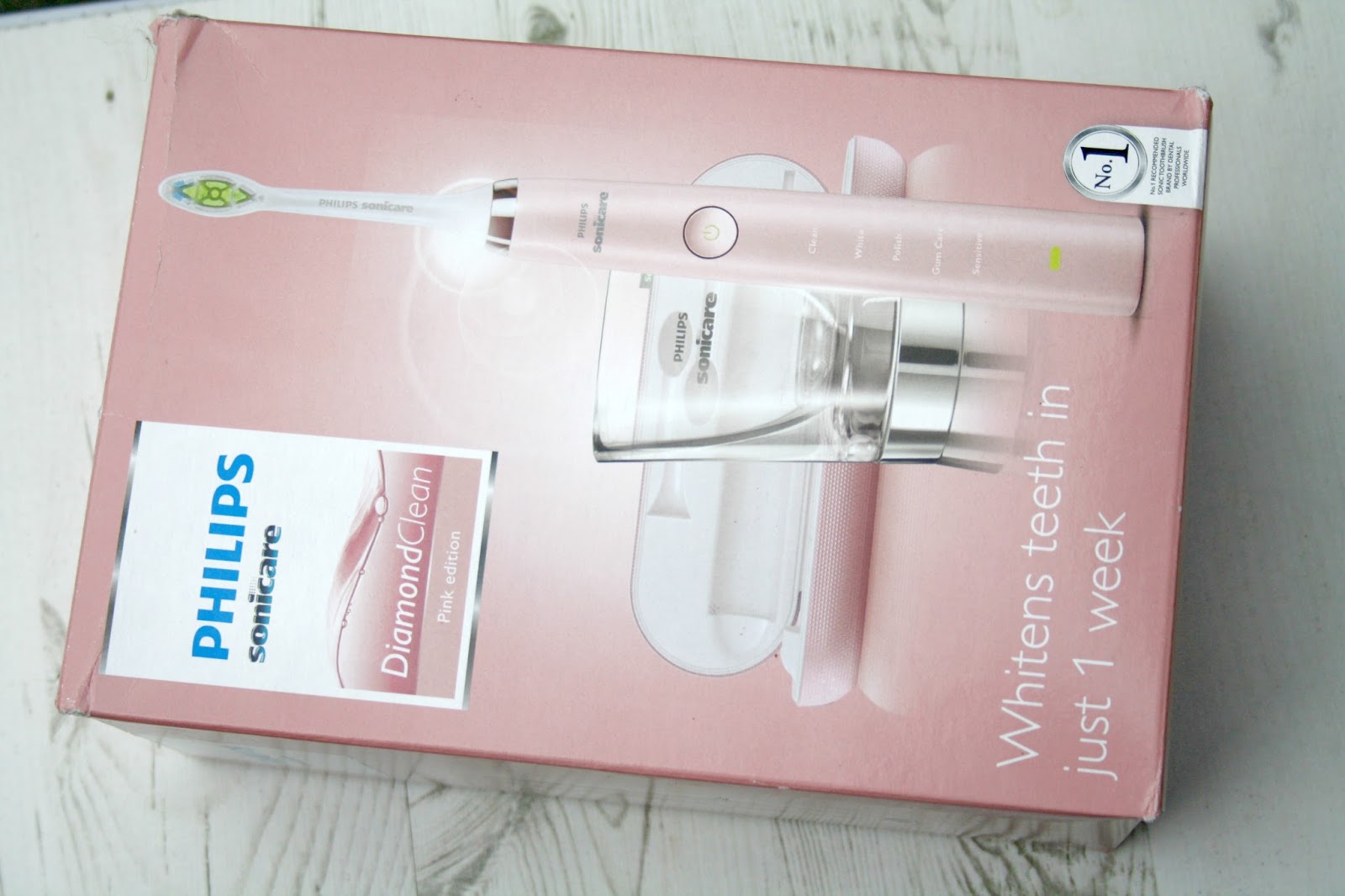 beautyqueenuk: Philips Sonicare DiamondClean Toothbrush | Pink Edition