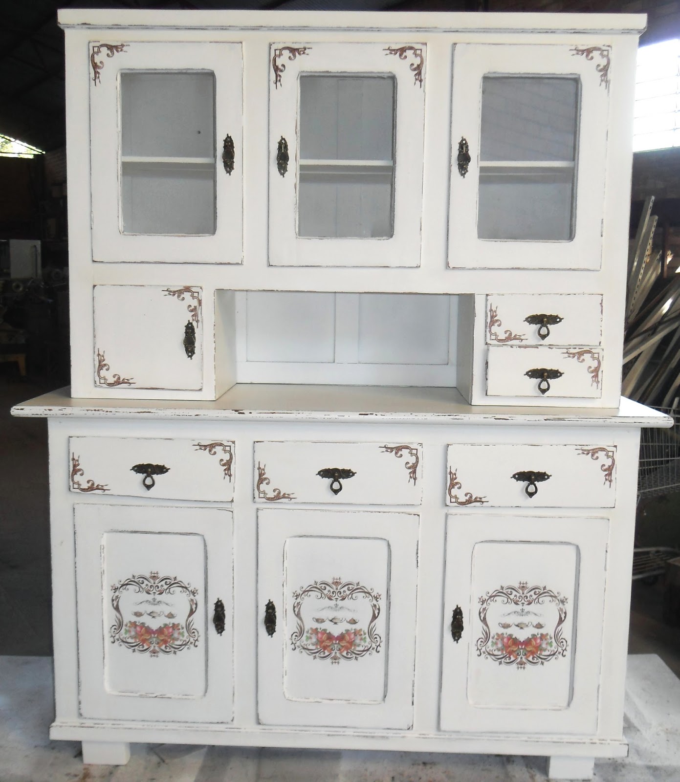 klaus e Cissa Arte em Madeira: Restauração de móveis com patina ...