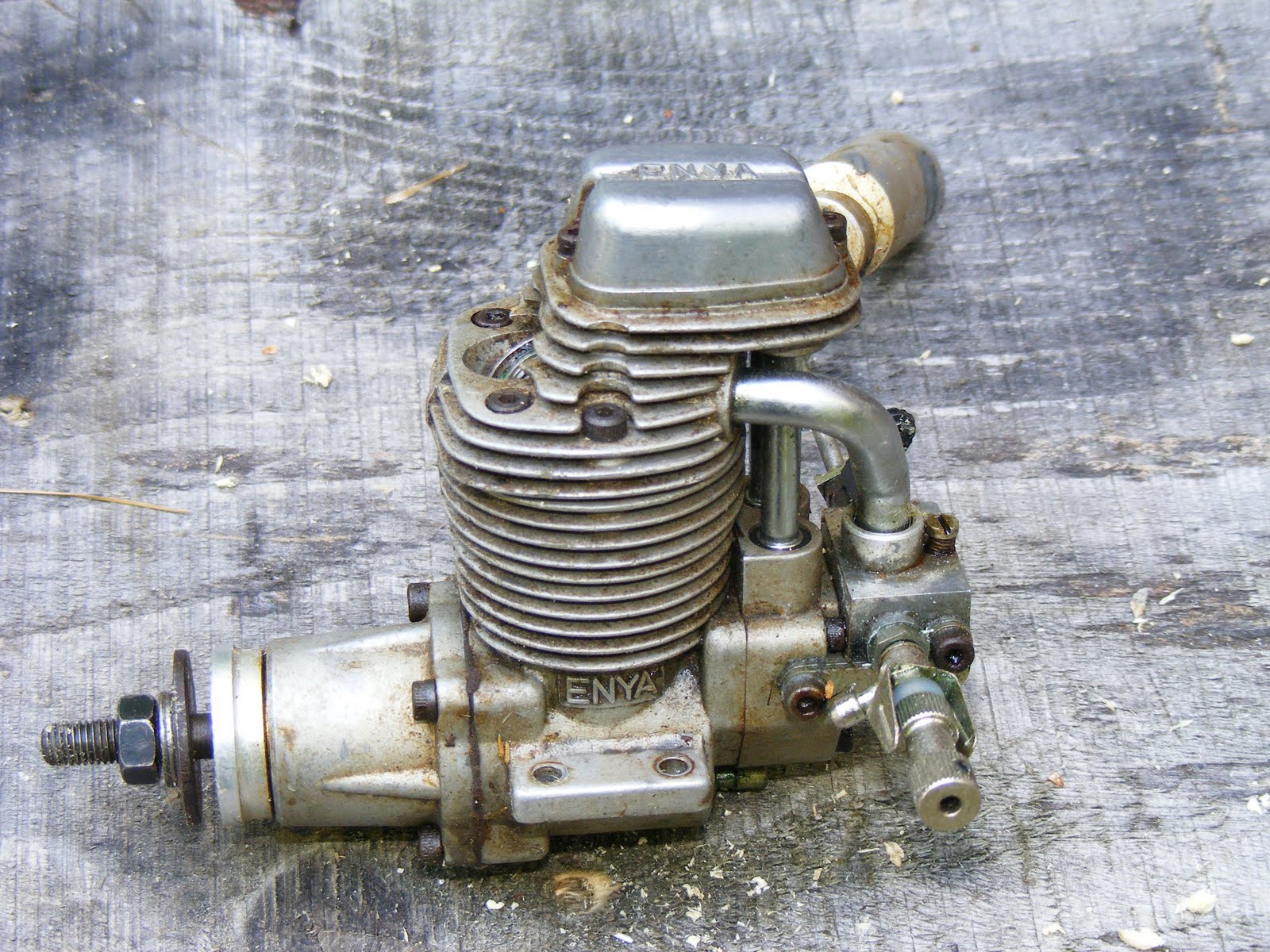 Vintage Model Airplane Engines Running: ENYA 46 4C