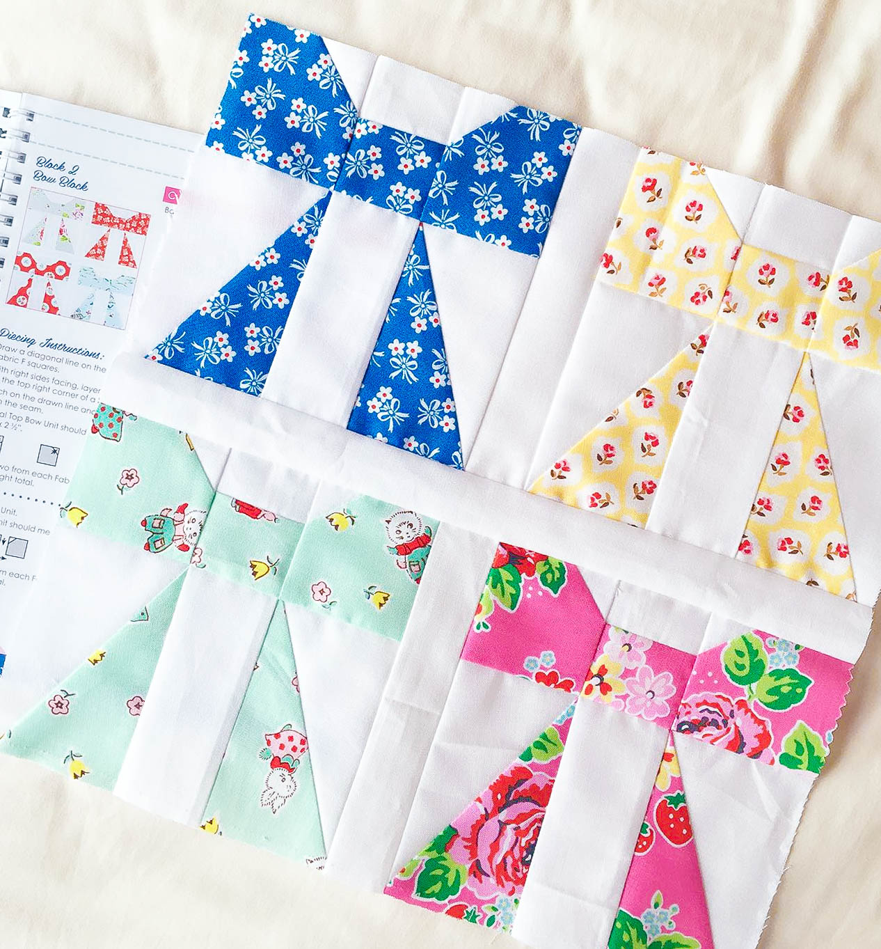 zakkaArt: Pretty Playtime Quilt Along Week 3: Bow Block