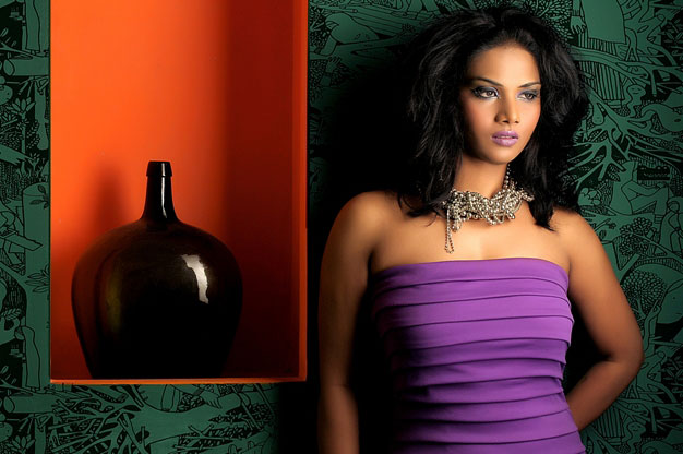 Chilly Hot : Actress Anu Verma Photoshoot | Mredginger's Red Chillies