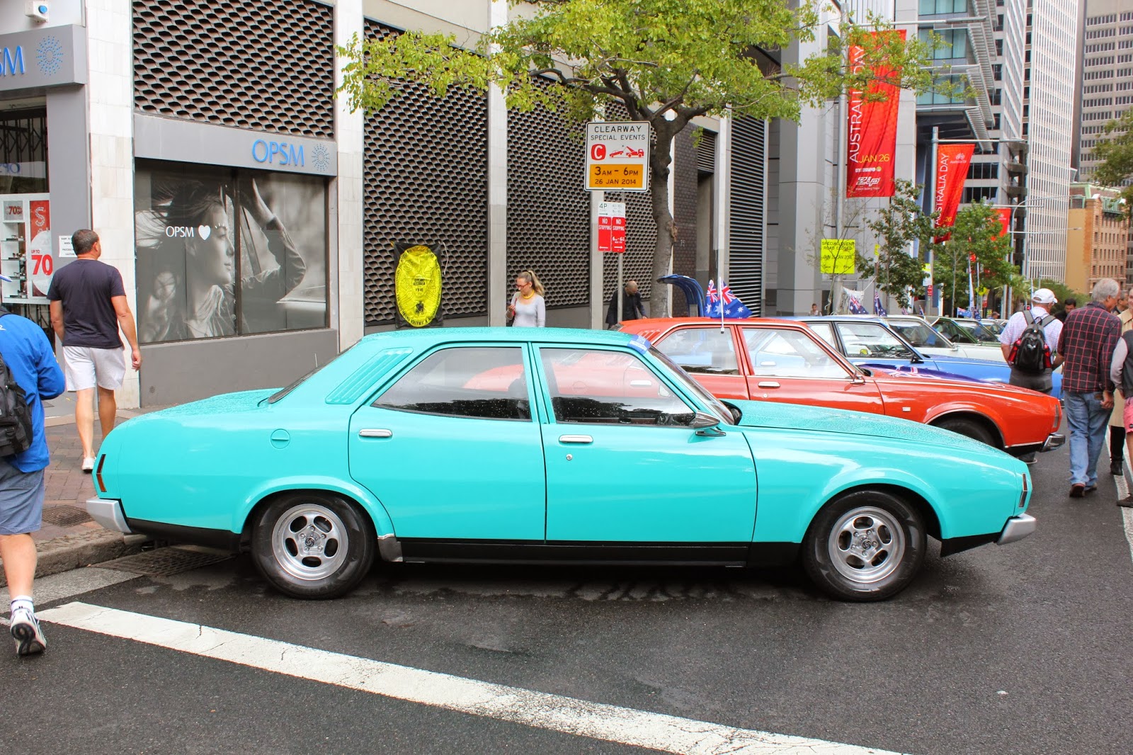 Aussie Old Parked Cars: 1974 Leyland P76 Super V8