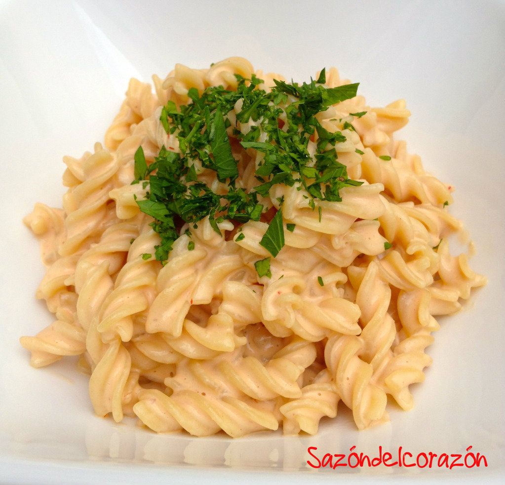 Sazón del corazón: Fusilli en salsa de paté al chipotle